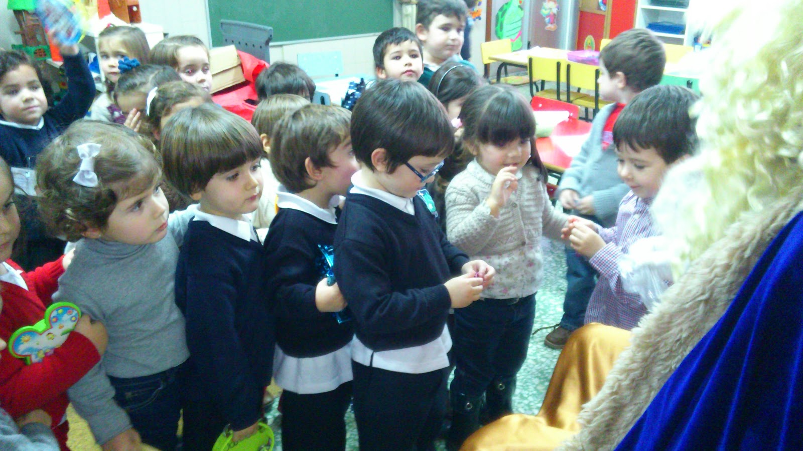 1º y 2º de Primaria: CHEGAN SS.MM A E.INFANTIL